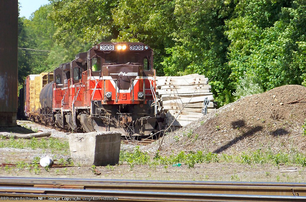 PW 3908 working the yard